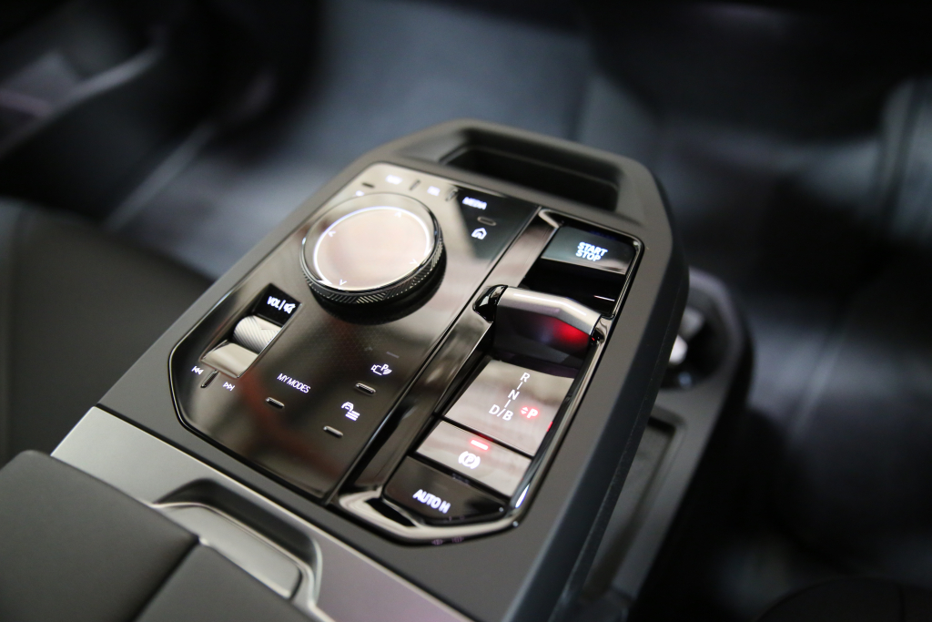 BMW iX ESTATE – Global - Extraordinary Fleet Solutions